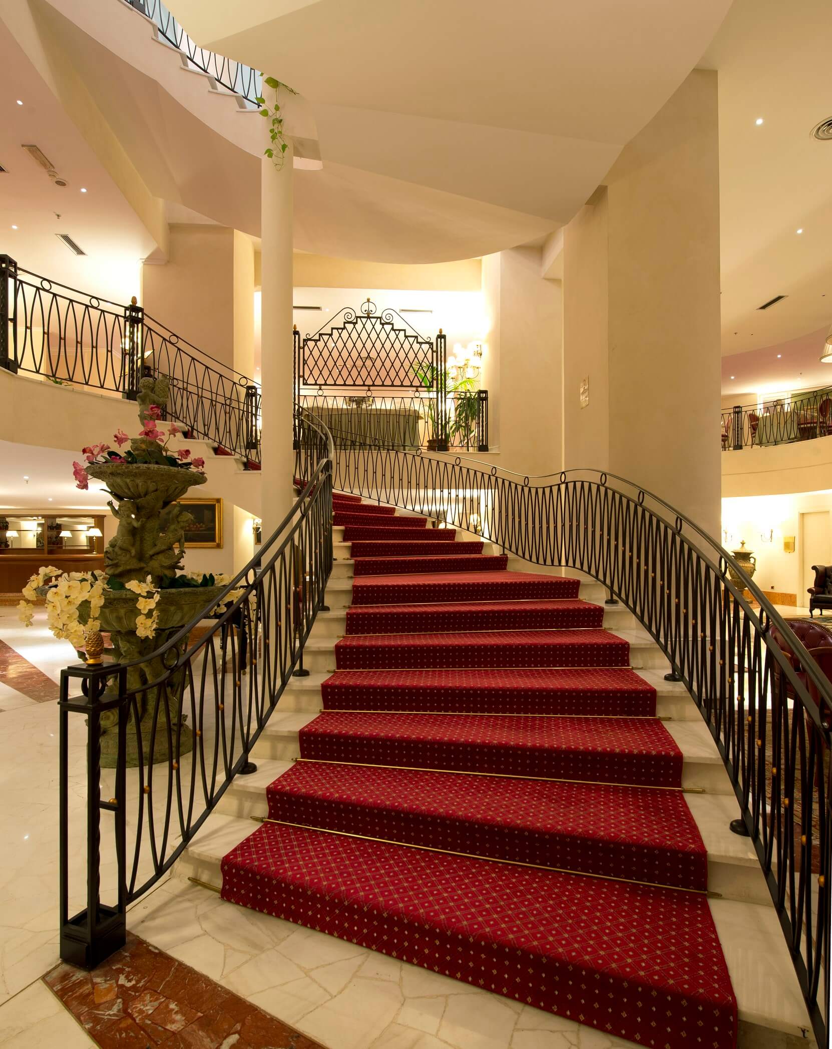 Comfort and Elegance: Grand Hotel Barone di Sassj