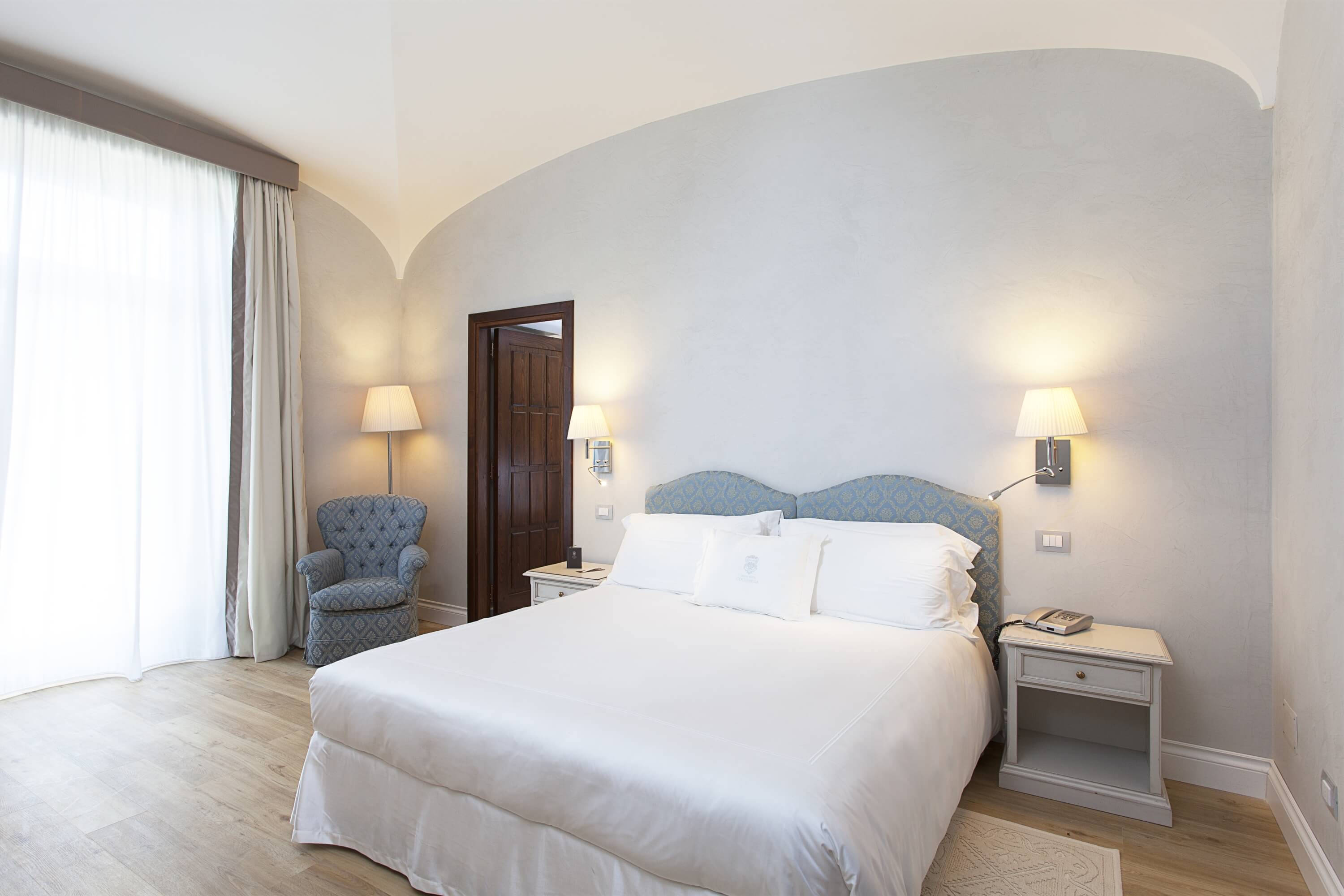 Classic room, the elegance of comfort | La Cocumella