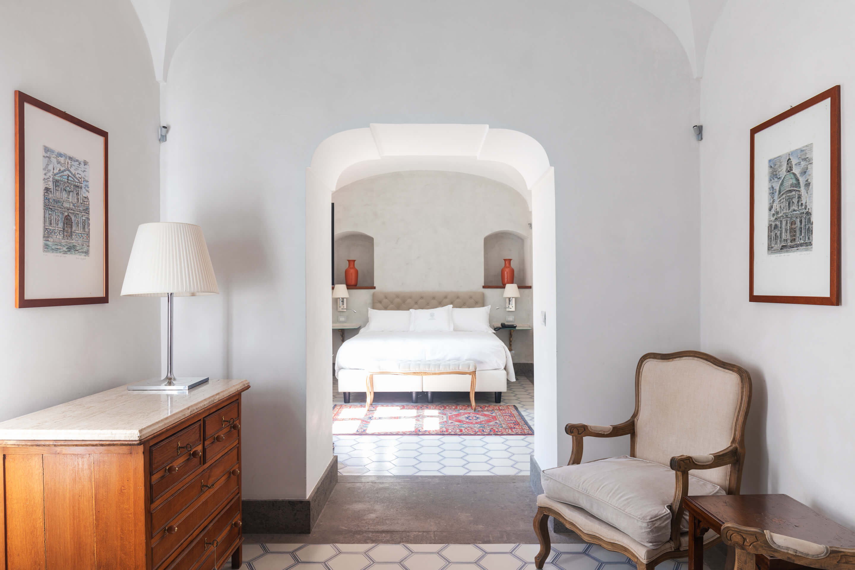 Deluxe room, combining history with innovation | La Cocumella