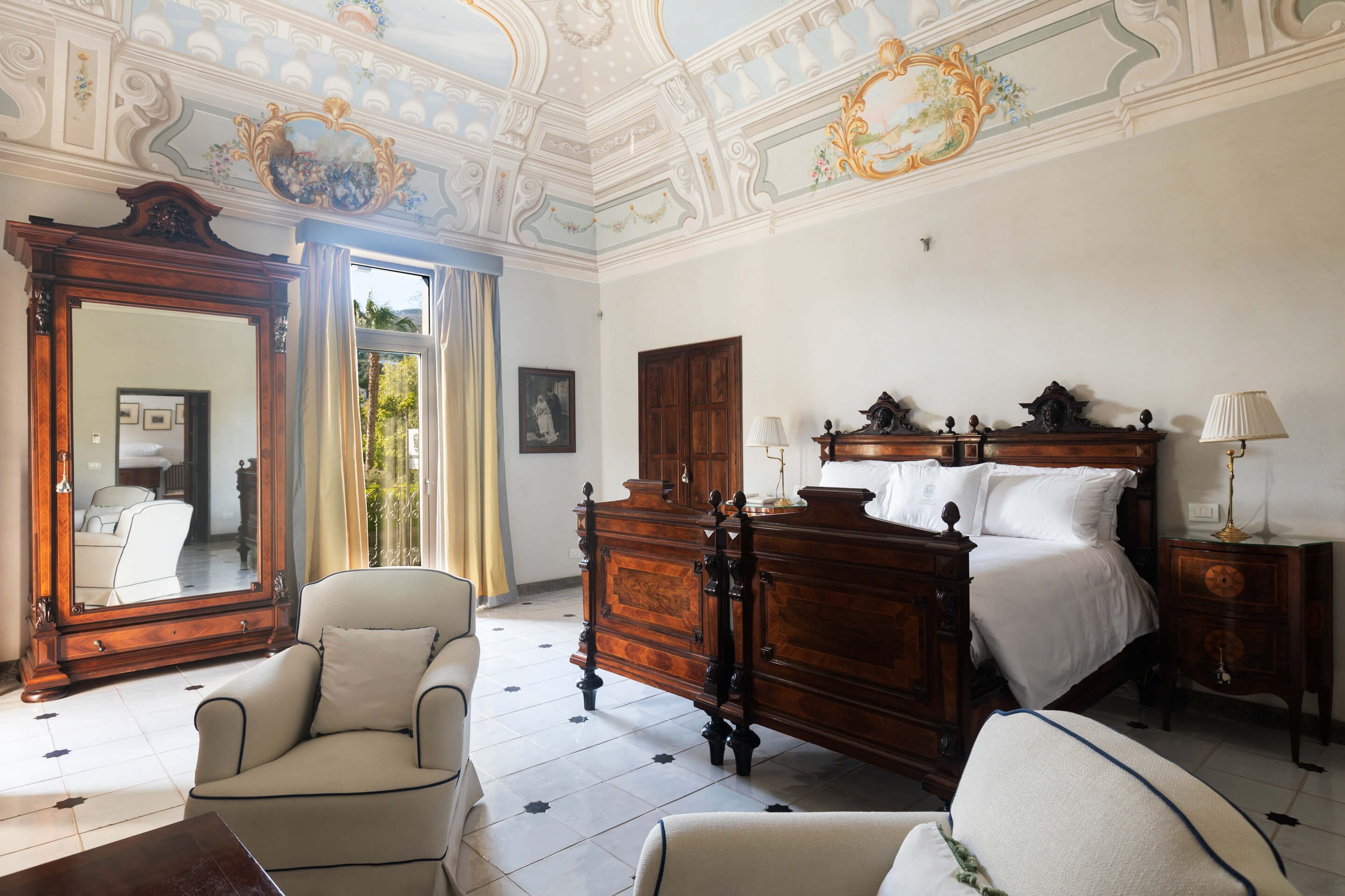 Historical Suite, a plunge into the past | La Cocumella