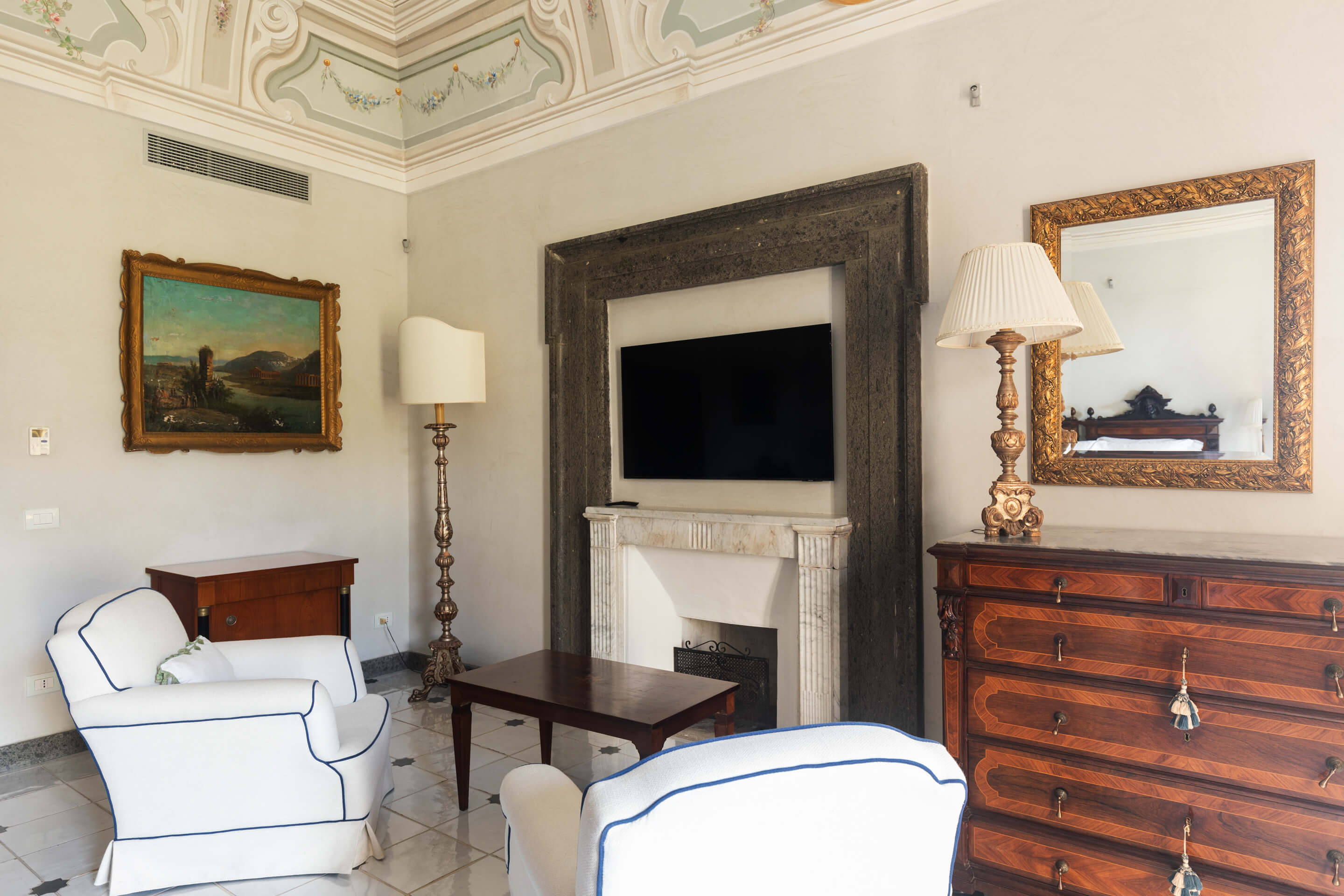 Historical Suite, a plunge into the past | La Cocumella