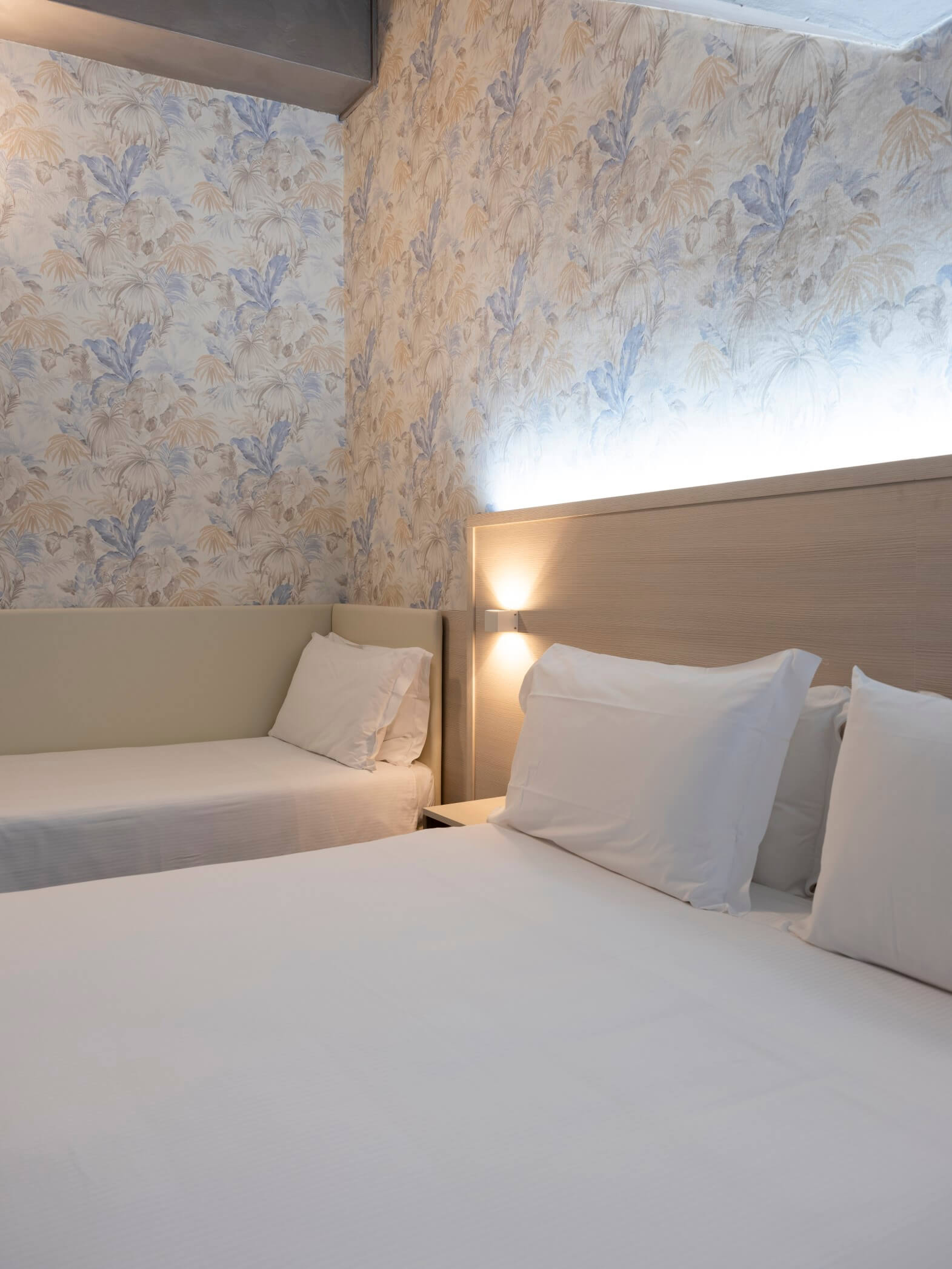 Triple Sky, triple room at Embassy Park Hotel