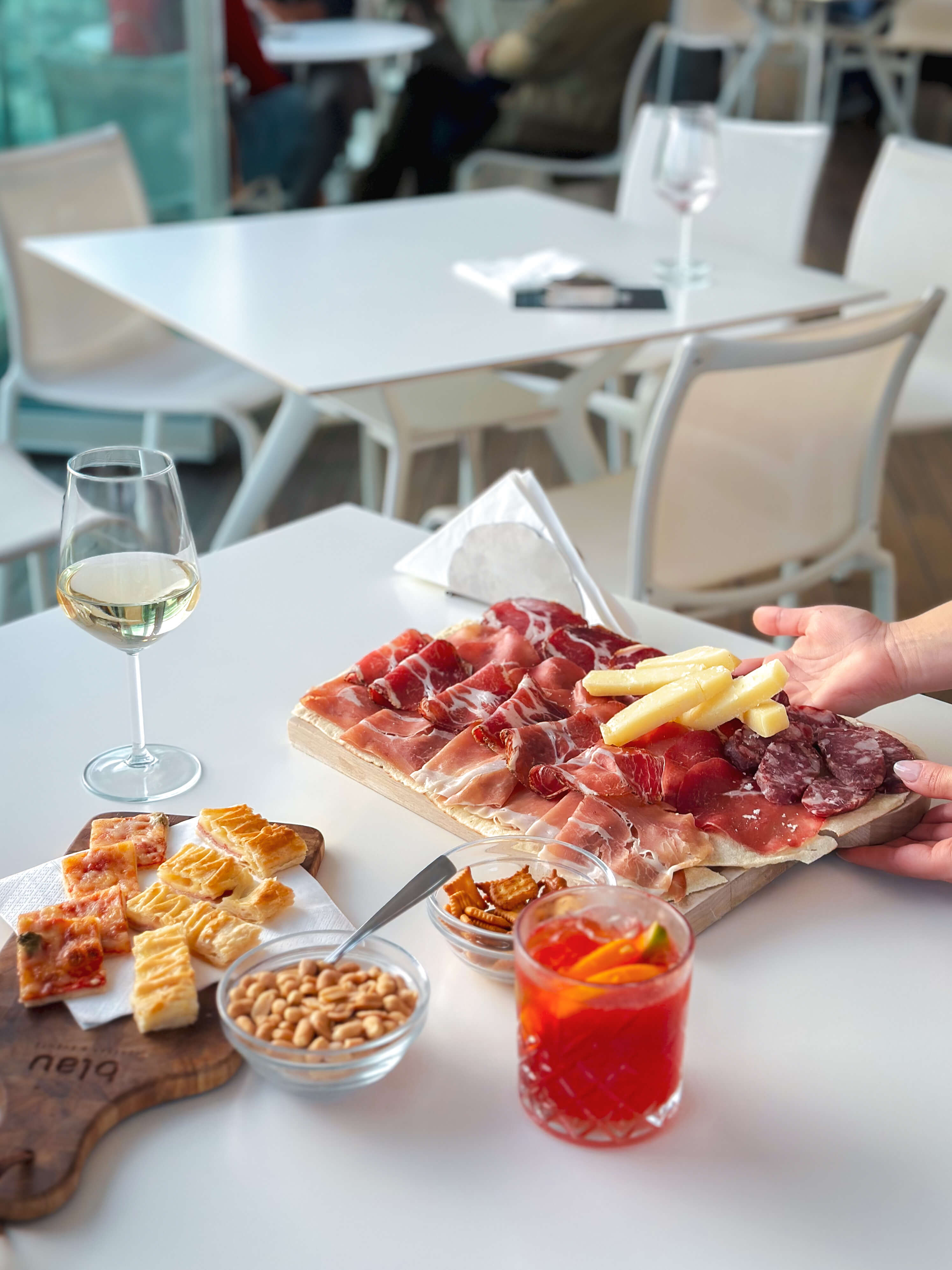 Blau Skybar con vista sul Porto Turistico | Hotel Catalunya 4*
