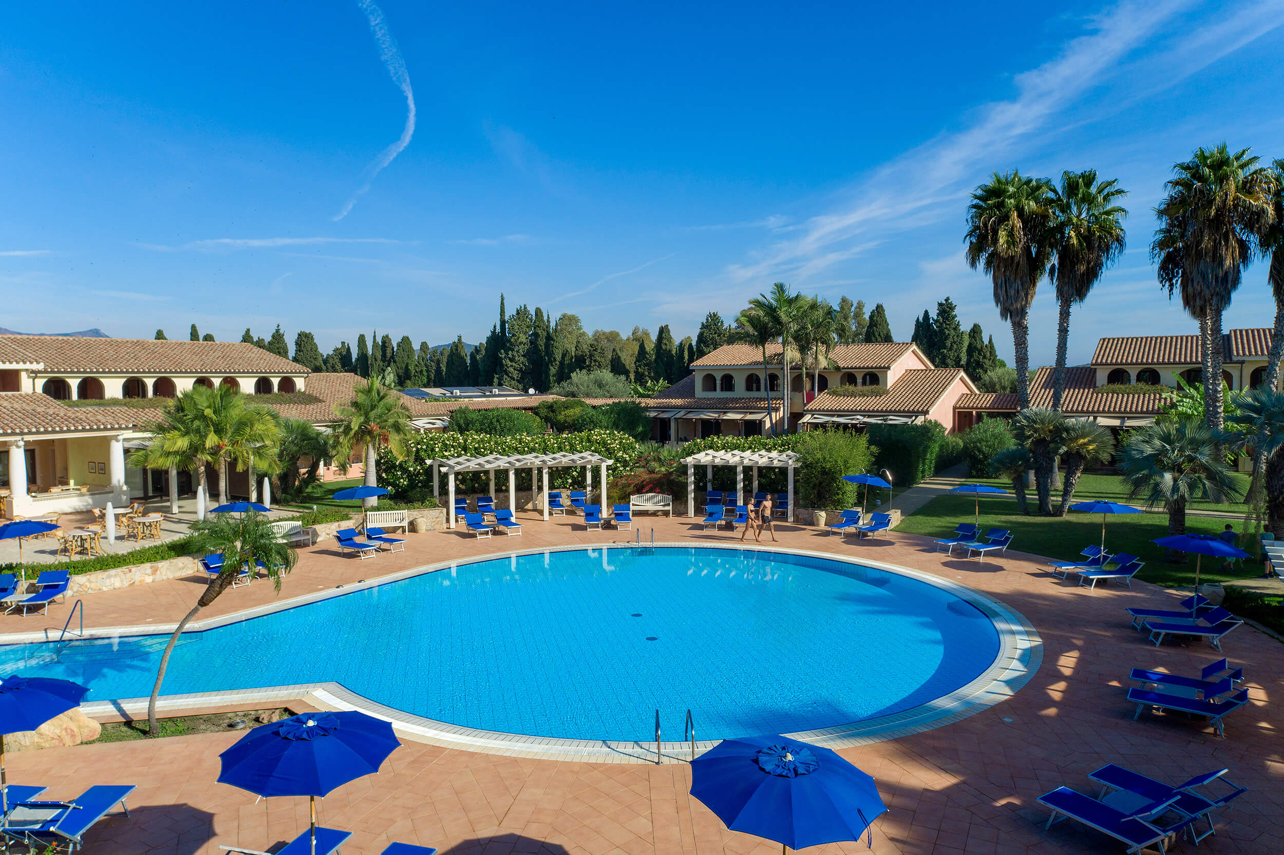 Resort with swimming pool in Pula | Lantana Resort 4* Sardinia