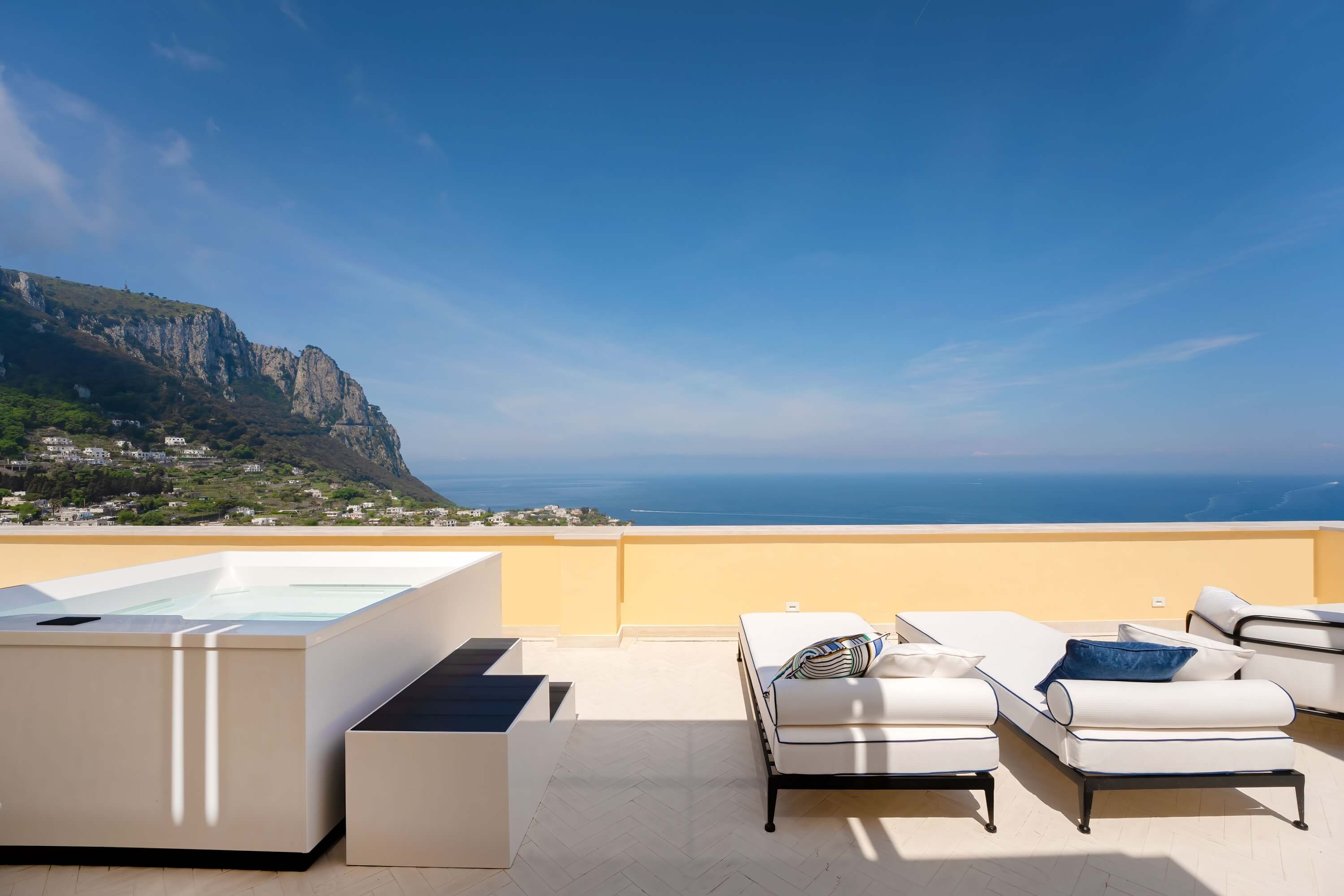 Discover the Jacuzzi Suite at Palazzo M